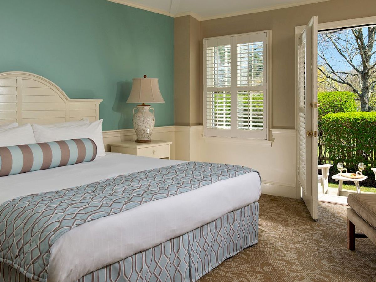 Wayside Inn™ - A Boutique hotel Chatham MA Cape Cod